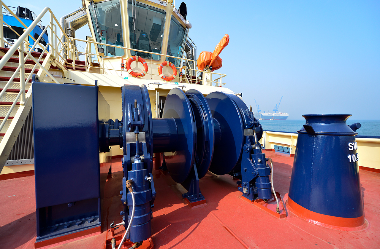 Winches - Standard or Tailormade - DMT Marine Equipment