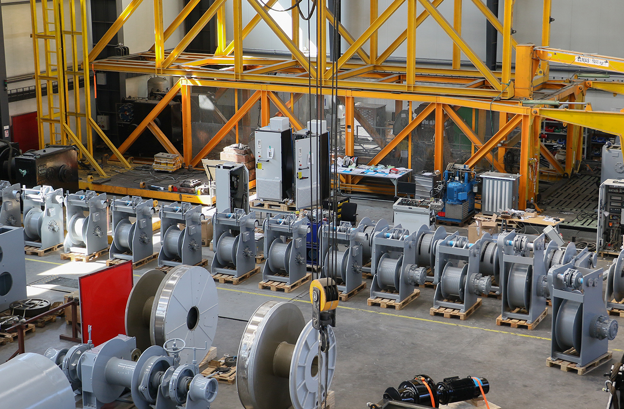 Inhaul Winches - Precise control during complex sea operations