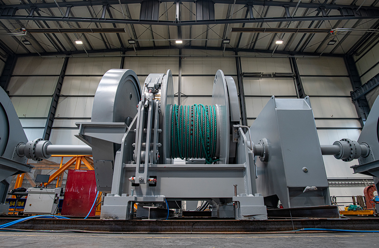 Hoisting Winches - Reliable winches for marine applications