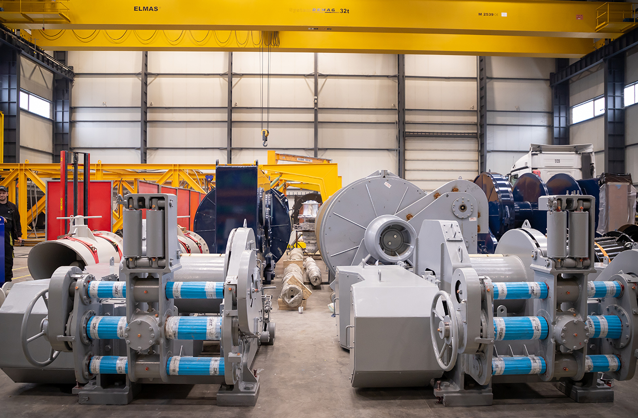 Stern Anchor Winches - Crafted with precision